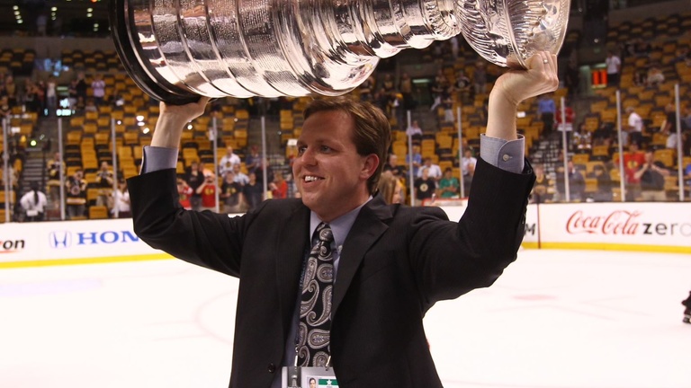 Chicago Blackhawks marketer, Iowa alum teaching Hawkeyes how to podcast ...